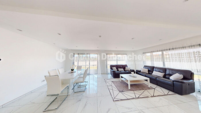 Maison à vendre - Balbigny - 5 pièces - 3 chambres