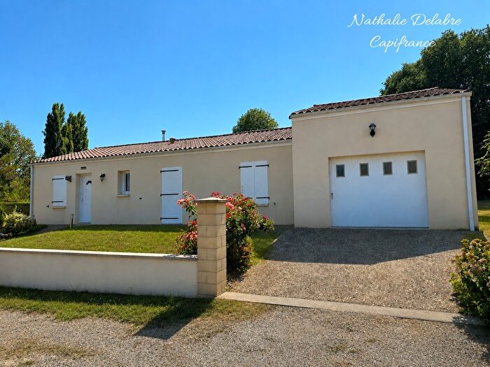 Maison 4 pièces à vendre à Fomperron