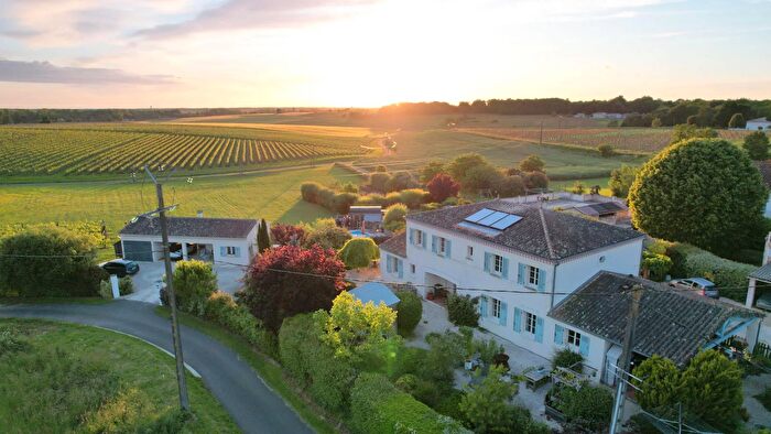 Maison à vendre - Pons - 12 pièces - 7 chambres