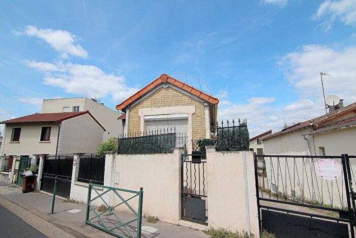 Maison 3 pièces à vendre à Colombes, Europe