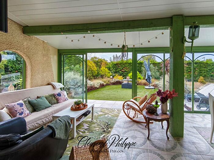 Maison à vendre - Villemoustaussou - 7 pièces - 5 chambres