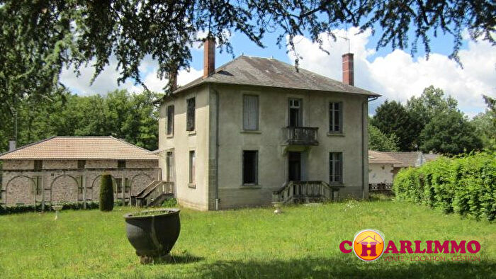 Maison 7 pièces à Saint-Laurent-sur-Gorre, à vendre