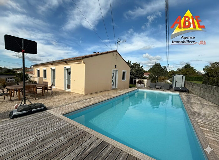 Maison à vendre - Xanton-Chassenon - 5 pièces - 3 chambres