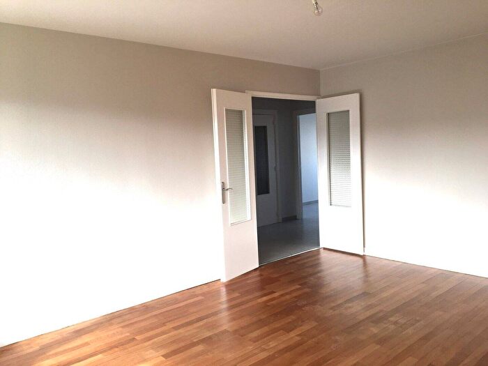 Appartement à louer - Villeurbanne - 4 pièces - 3 chambres