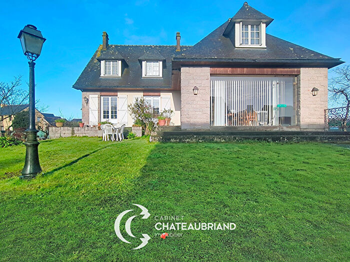 Maison à vendre - Combourg - 8 pièces - 5 chambres