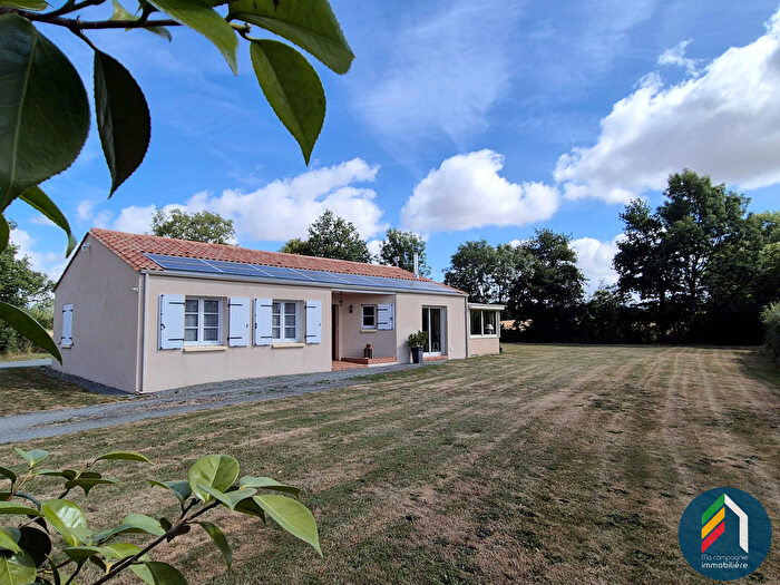 Réaumur - Maison 5 pièces à vendre