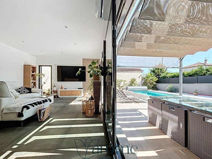 Maison à vendre - Saint-Germain-Nuelles, Saint-Germain-sur-lArbresle - 7 pièces - 5 chambres