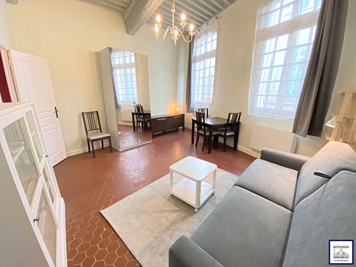 Appartement à louer - Centre Ville, Aix-en-Provence - 1 pièce