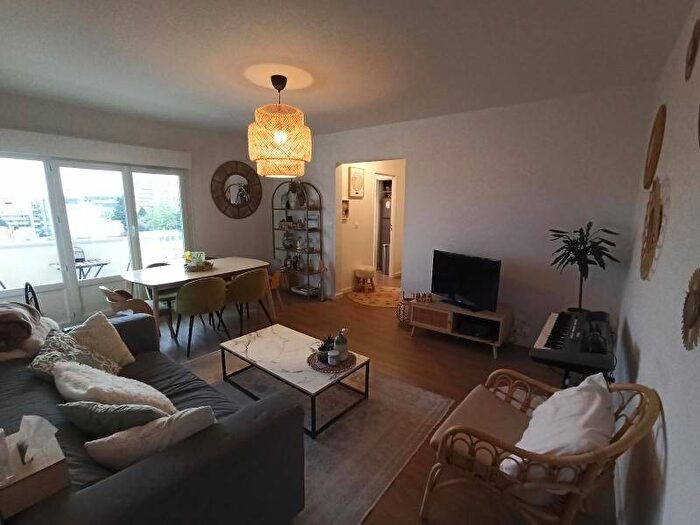 Appartement à louer - Barbâtre-Saint Remy-Verrerie, Reims - 3 pièces - 2 chambres