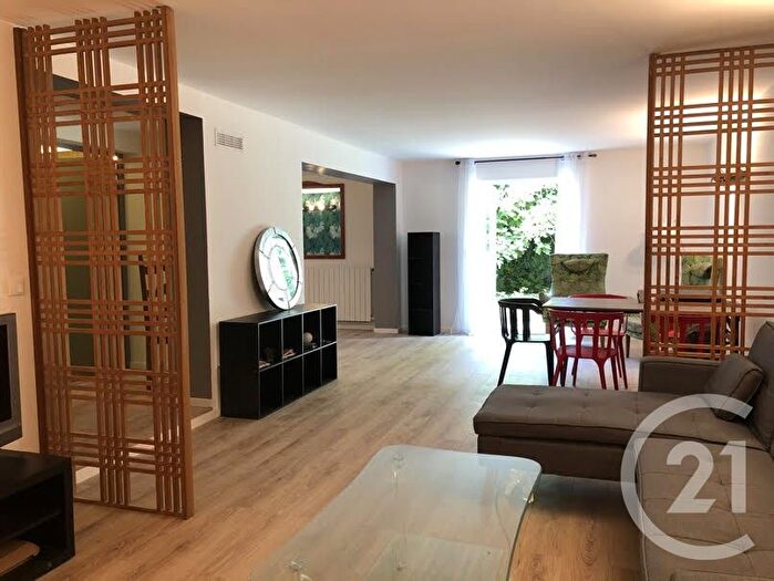 Maison à vendre - La Courneuve, Quatre-Routes, Anatole France - 10 pièces - 9 chambres