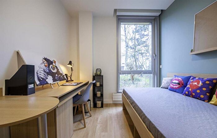 Les Larris-Maradas, Pontoise : Appartement 1 pièce à louer