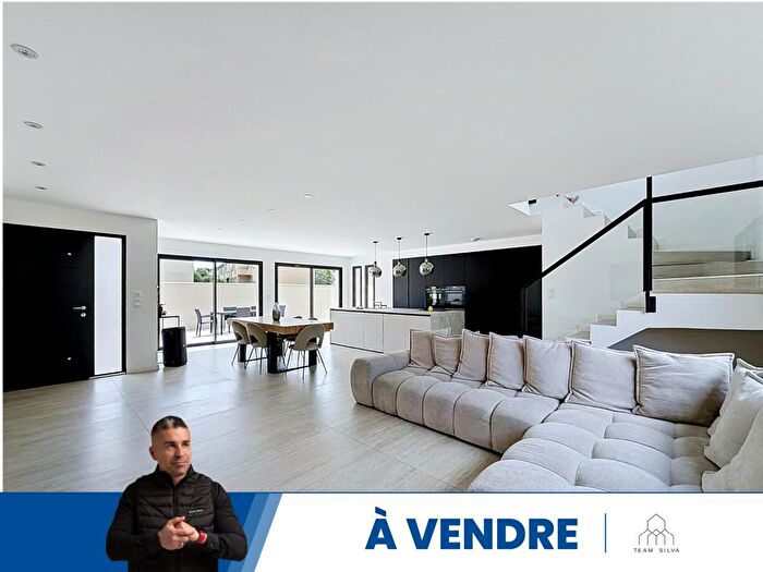 Maison 5 pièces à vendre à Simandres