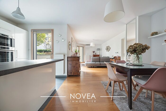 Appartement à vendre - Lyon e  - 4 pièces - 3 chambres