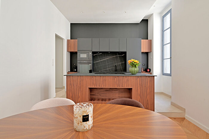 Appartement 3 pièces à vendre à Nîmes, Ecusson, Arènes