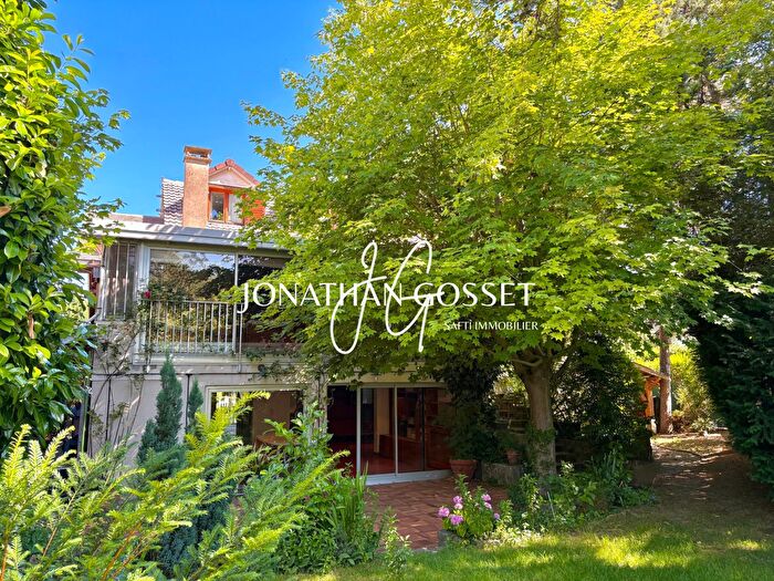 Maison 9 pièces à Poissy, Saint-Exupéry, à vendre