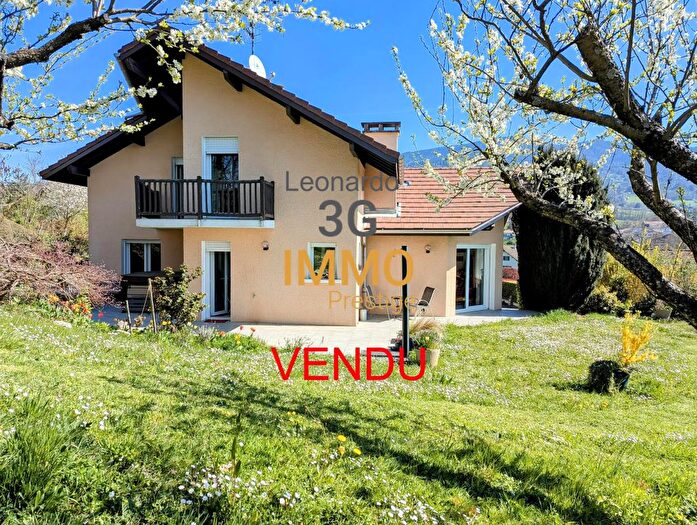 Maison à vendre - Cranves-Sales - 8 pièces - 5 chambres