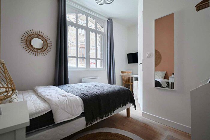 Appartement à louer - Sainte Anne-Faubourg, Amiens - 1 pièce