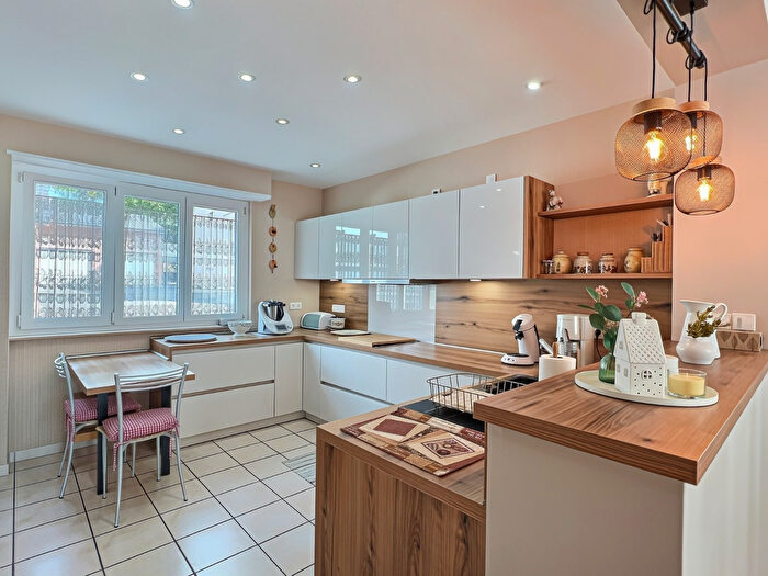 Maisons à vendre et appartements à louer - 3