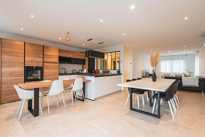 Maison à vendre - Ormes - 6 pièces - 4 chambres