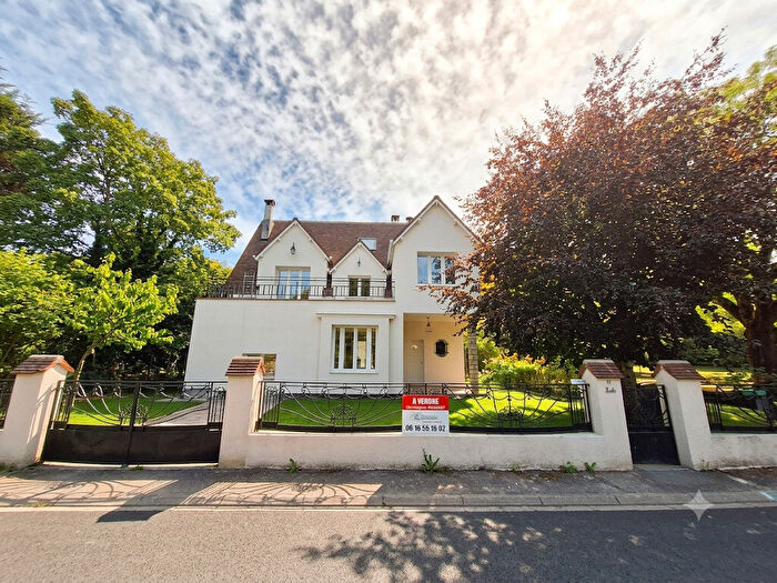 Maison 6 pièces à vendre - Bois-le-Roi