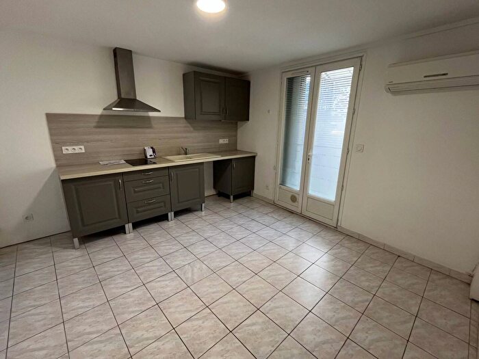 Appartement à louer - Saint Veran-Marsillargues, Avignon - 2 pièces - 1 chambre