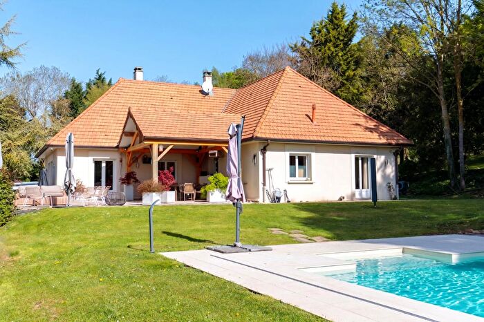 Maison 8 pièces à Jambville, à vendre