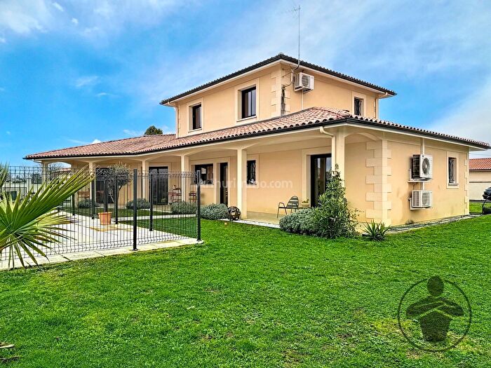 Maison à vendre - Camps-sur-lIsle - 6 pièces - 4 chambres