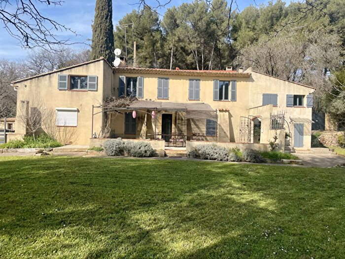 Maison à vendre - Aubagne - 7 pièces - 4 chambres