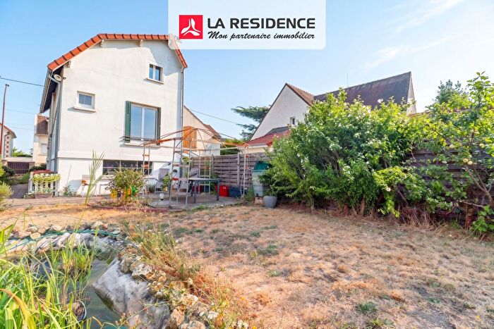 Poissy, Saint-Barthélémy : Maison 6 pièces à vendre