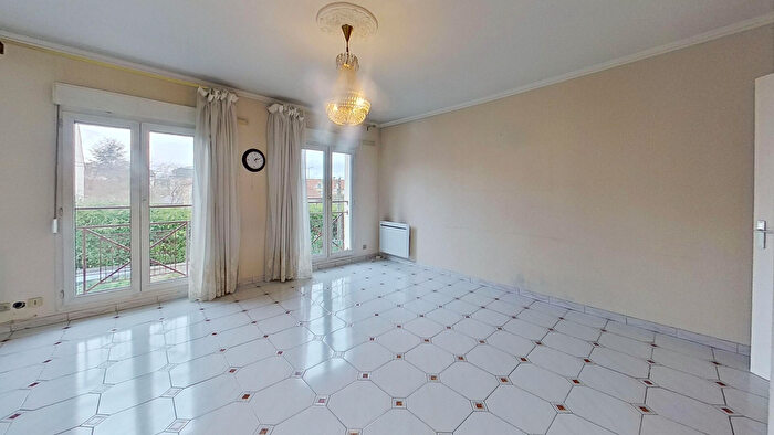 Appartement à louer - Poissy, Les Capucines - 4 pièces - 2 chambres