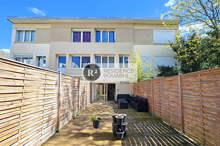 Maison à vendre - Villeneuve-la-Garenne, Ouest - 5 pièces - 3 chambres