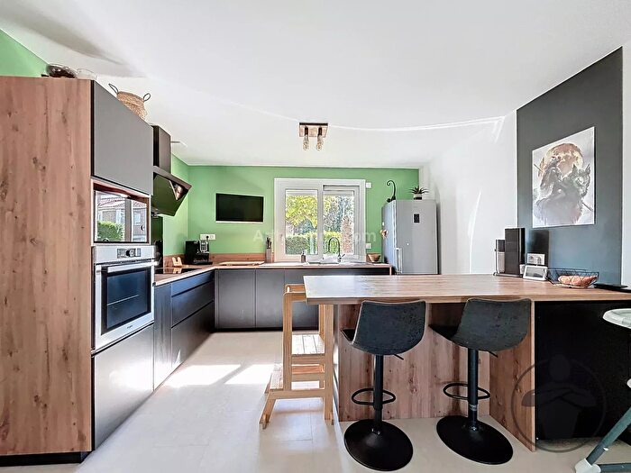 Maison à vendre - Coutras - 4 pièces - 3 chambres