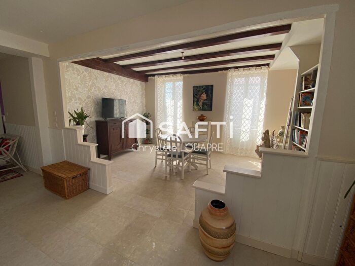 Maison 9 pièces à Asnières-la-Giraud, à vendre