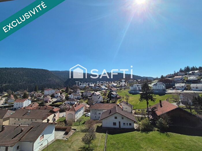 Appartement à vendre - Villers-le-Lac - 4 pièces - 2 chambres