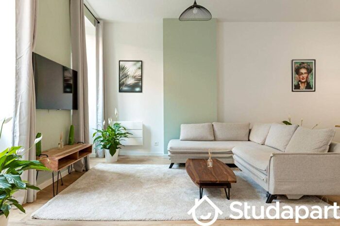 Appartement à louer - Castellane, Marseille ème arrondissement - 1 pièce - 3 chambres