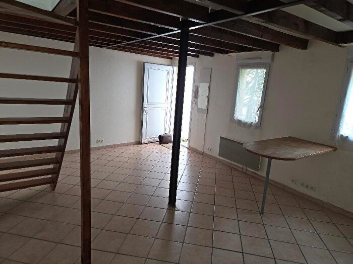 Appartement 2 pièces à Bordeaux, Saint-Christoly, à louer