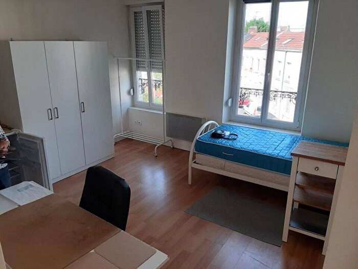 Barbâtre-Saint Remy-Verrerie, Reims : Appartement 1 pièce à louer