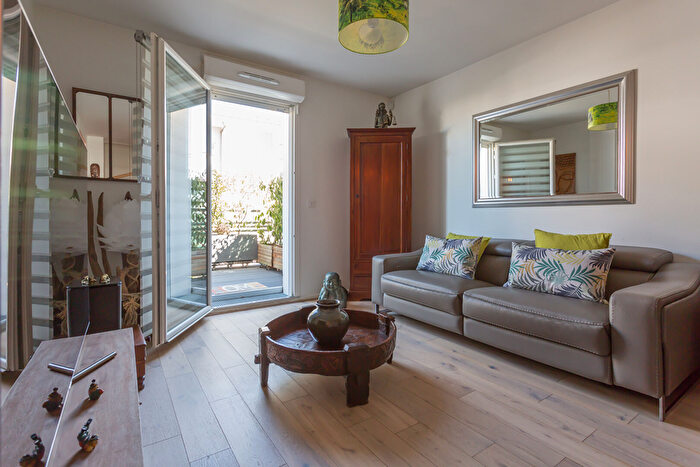 Appartement à vendre - Corbeil-Essonnes - 3 pièces - 2 chambres