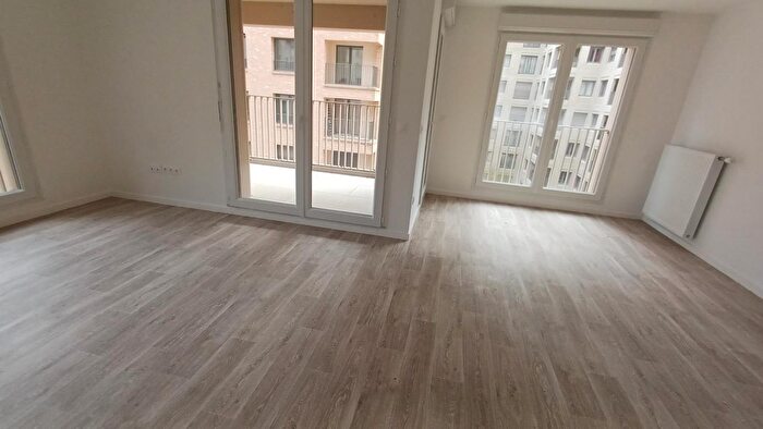 Appartement à louer - Bobigny, Centre-ville - 4 pièces - 3 chambres