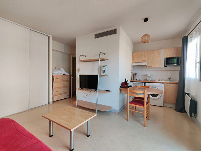Appartement 1 pièce à Rochefort, Centre-ville, à louer