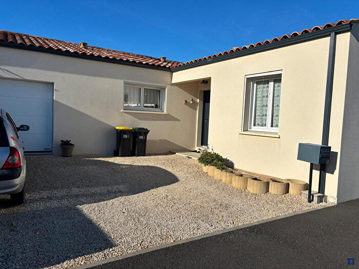 Maison 4 pièces à Saint-Sulpice-de-Royan, à vendre