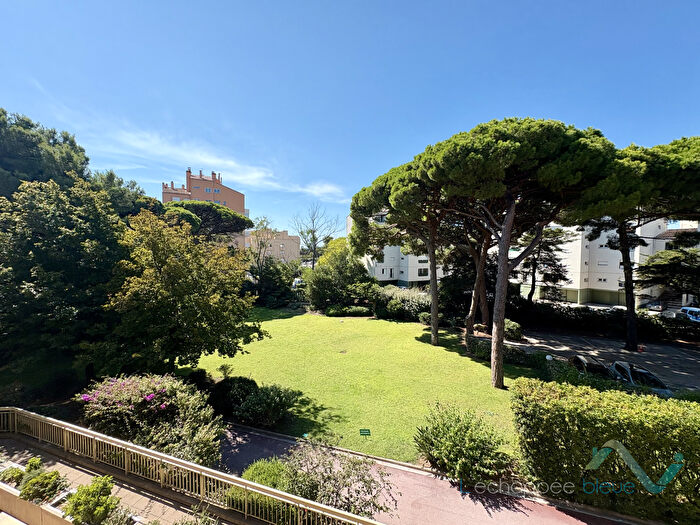 Appartement à vendre - Hyères, Port - 1 pièce