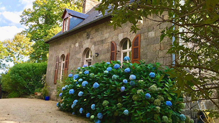 Maison à vendre - Ploubezre - 5 pièces - 3 chambres