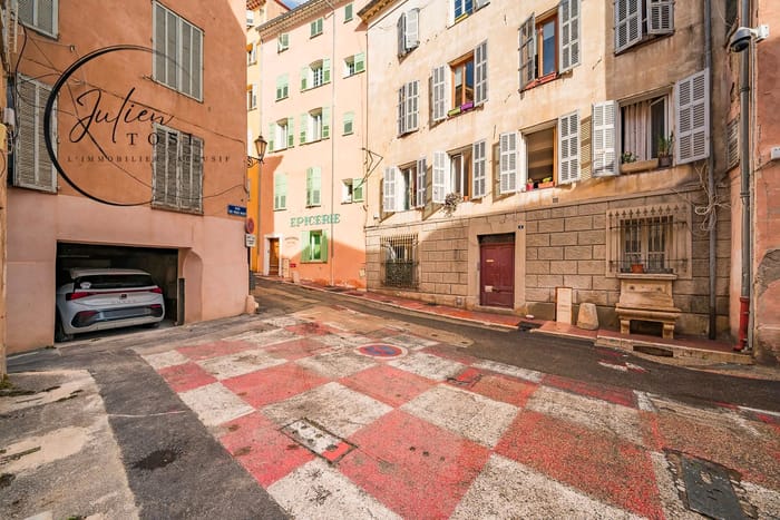 Grasse, Centre-ville Nord : Appartement 4 pièces à vendre
