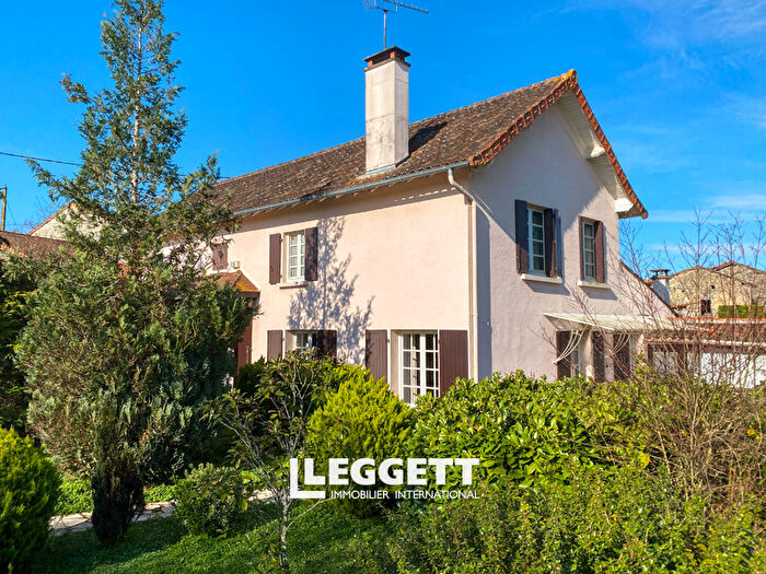 Maison à vendre - Saint-Amant-de-Bonnieure - 5 pièces - 3 chambres