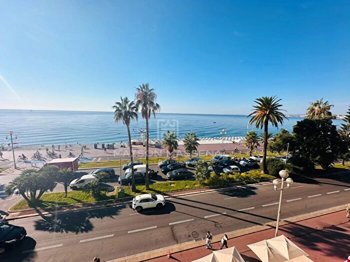 Appartement 3 pièces à Nice, Carré d'or, à louer
