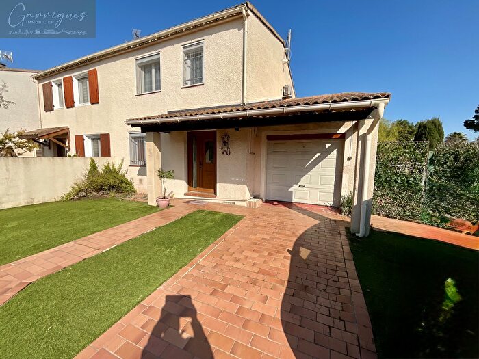 Maison à vendre - Milhaud - 4 pièces - 3 chambres