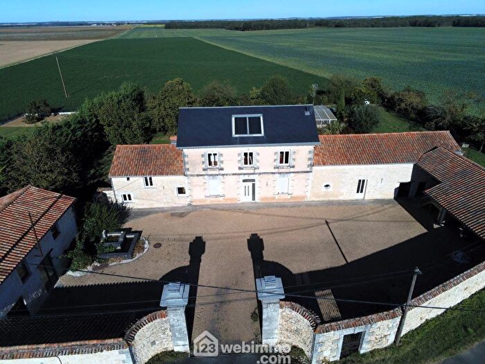 Maison 8 pièces à vendre à Ceaux-en-Loudun