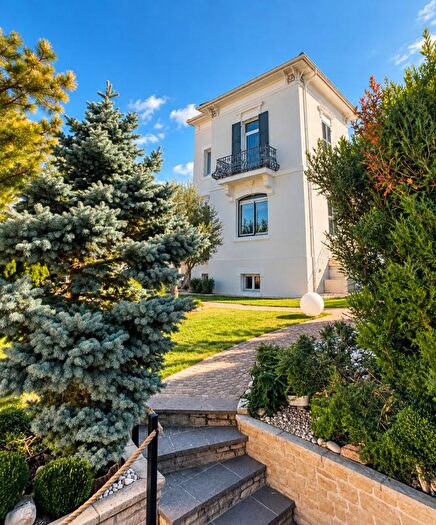 Oyonnax, Centre-ville, Niermes, Geilles, Croix Rousse : Maison à vendre