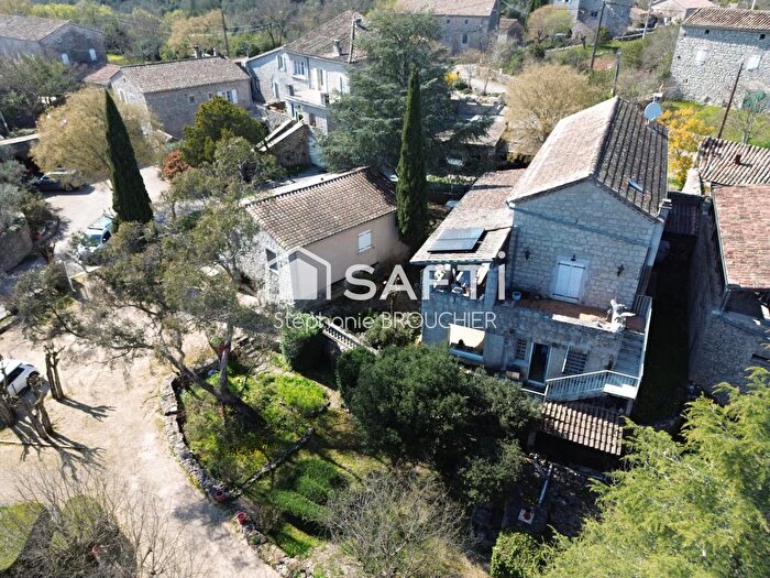 Maison à vendre - Labeaume - 8 pièces - 4 chambres